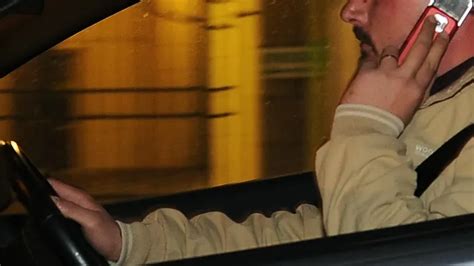 Cellulare Alla Guida 2600 Euro Di Multa E Patente Sospesa Cronaca