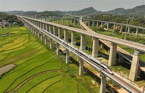 湖南益阳：渝厦高铁益阳至长沙段正式开通运营 湖南实现“市市通高铁” 人民图片网