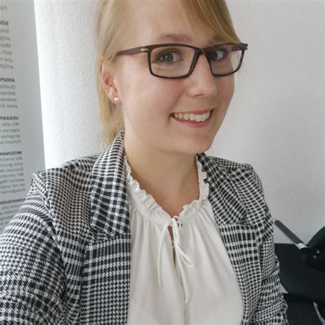 Julia Altmann Schadensachbearbeiterin Schunck Group Xing