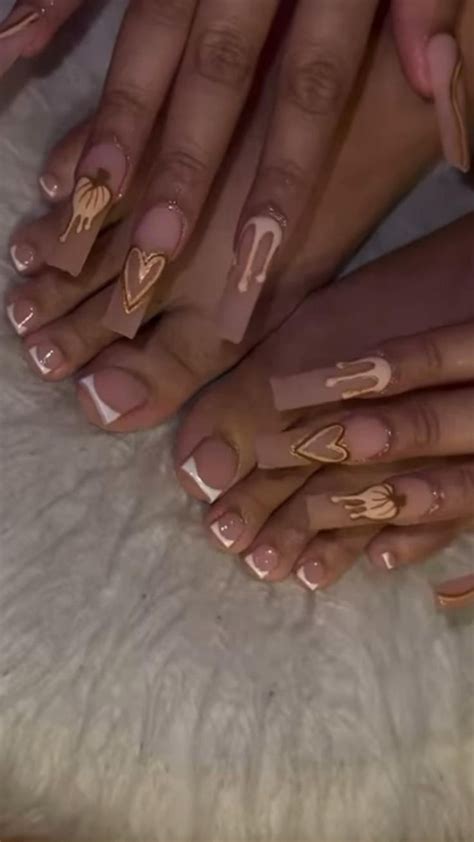 Danesharashaꨄ Follow For More Pins Like This Rounded Acrylic Nails