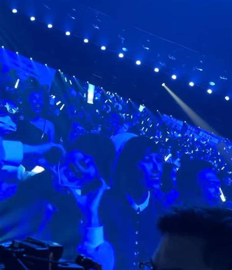 謝金燕昔喊非他不嫁！50歲生日「遠赴香港追愛」獻吻告白：好浪漫