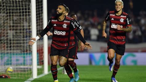 Em clima de Libertadores Flamengo encara Santos pelo Brasileirão