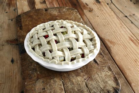 Spiced Cranberry Pear Pie Weavers Orchard
