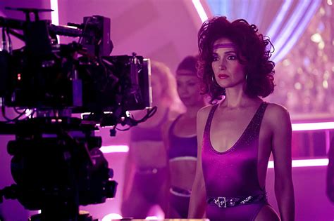 Babe Battle Emily Blunt Vs Rose Byrne Which Woman Is Finer Sports