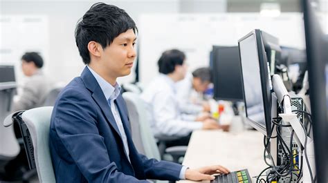 Interview 三菱ufjアセットマネジメント株式会社 新卒採用情報サイト