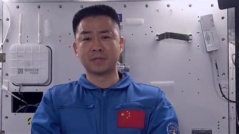 航天员陈冬回信香港学生：希望你不负韶华勇敢追梦，中国空间站等你来出差凤凰网视频凤凰网