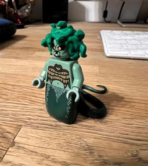Lego Figurka Medusa Minifigurka Tezko Sehnatelna Aukro