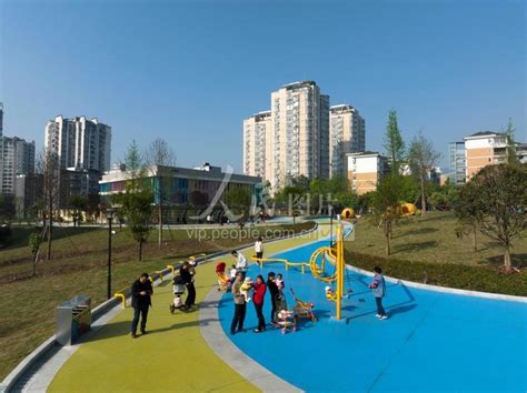重庆家门口建起口袋公园 人民图片网