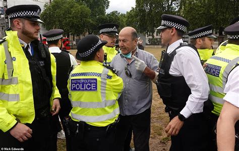 Boris Johnsons Car Assailed By Protestor Then Hit By Vehicle Daily