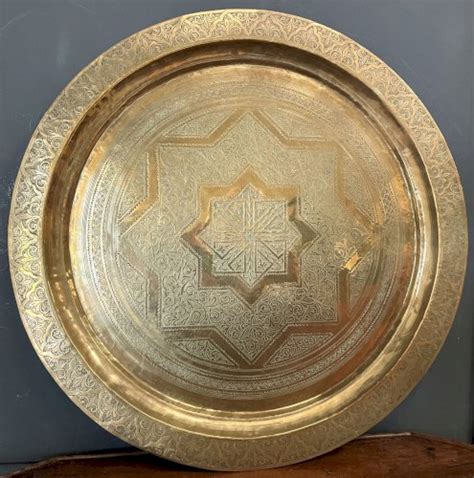 Plateau oriental en cuivre ou laiton gravé XXe L2947 Doré Cuivre Laiton