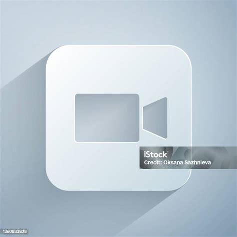 회색 배경에서 격리된 용지 절단 카메라 아이콘입니다 비디오 카메라 영화 기호입니다 필름 프로젝터 종이 아트 스타일 벡터 0명에 대한 스톡 벡터 아트 및 기타 이미지 Istock