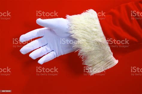 산타 클로스 손 빨간색 배경 위에 복사 공간 크리스마스 텍스트 또는 제품 제시 0명에 대한 스톡 사진 및 기타 이미지 0명