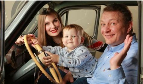 В процессе Копия отца экс супруга Марата Башарова выложила в Сети фото