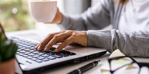 10 Impressive Property Manager Resume Examples For 2024