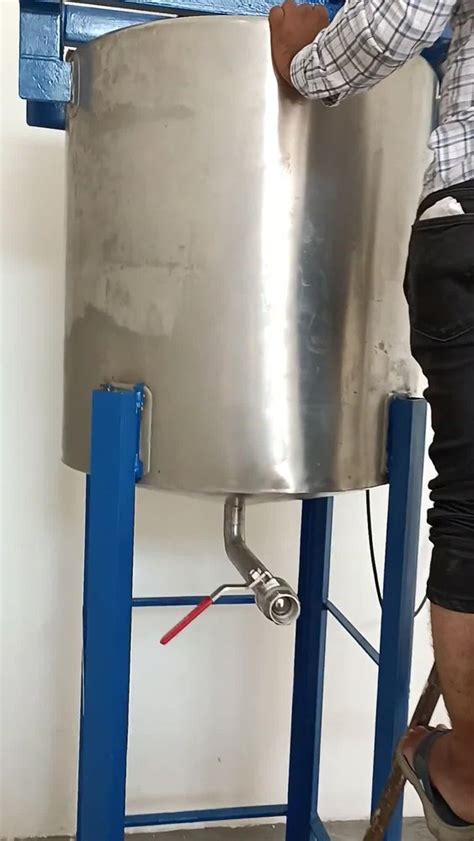 Stainless Steel Liquid Mixer Machine Semi Automatic Capacity 100 To