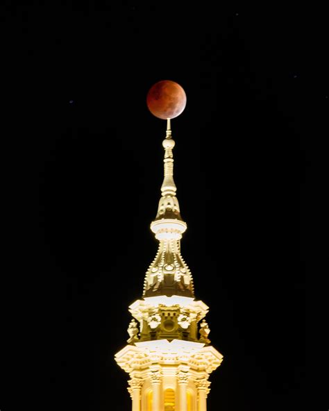 Election Day Lunar Eclipse On Top Of Michigan State Capitol Rmichigan