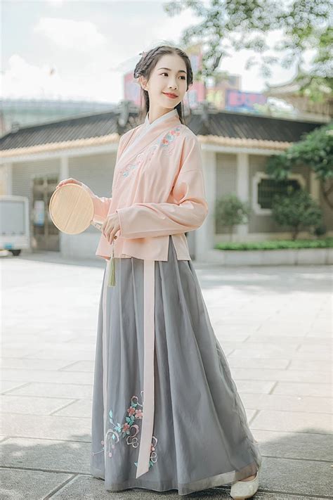 汉尚华莲传统汉服女装交领襦裙齐腰款桃花刺绣日常汉服初秋粉灰 淘宝网图片 6图片素材 花瓣网