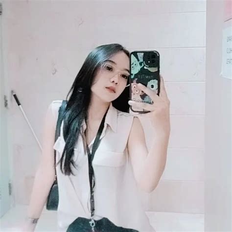 Desti Sofiaa Putri Destisfptr • Threads Say More