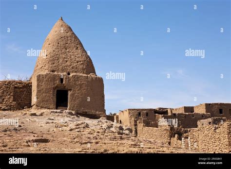 Old Town Of Bahariya Oasis Egypt Bahariya Oasis Libyan Desert Stock