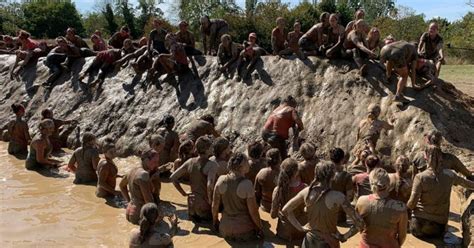 Est Lyonnais La Mud Girl Run Au Grand Parc De Miribel Jonage Un
