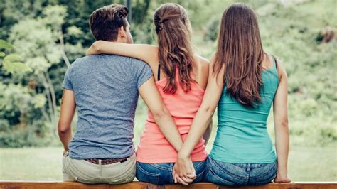 ️ ️ ️ Triángulo Amoroso Vs Relación A Tres Glam Eterna