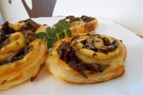 Ciasto Francuskie Z Pieczarkami I Serem
