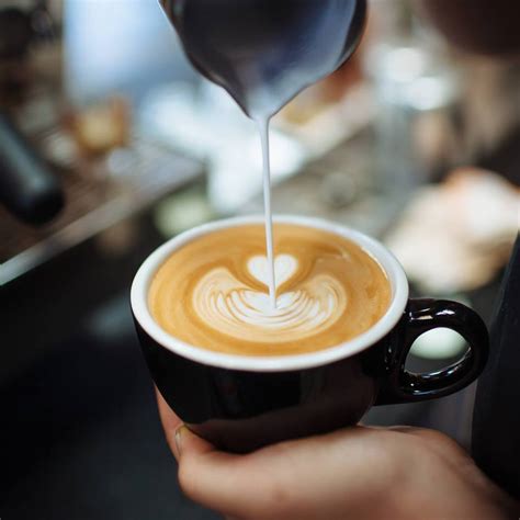 社區工會職訓中心．烘焙廚藝教室 ☕【義式咖啡拉花】再次登場！！ 香醇濃郁的咖啡香，配上驚豔的拉花