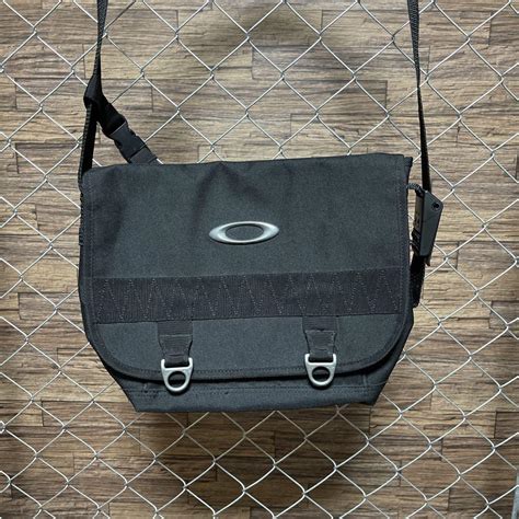 通販 Oakley 00´s オークリー メッセンジャーバッグ オークリー ボディバッグ ショルダー Bf