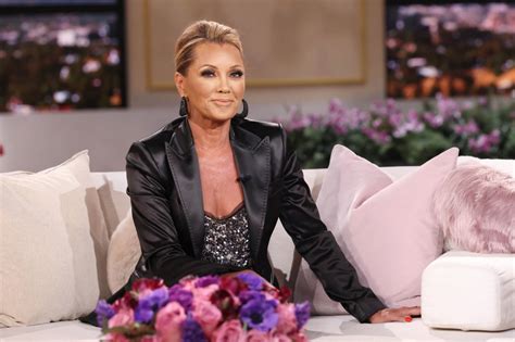 Vanessa Williams Shines In Silver On Jennifer Hudson Show