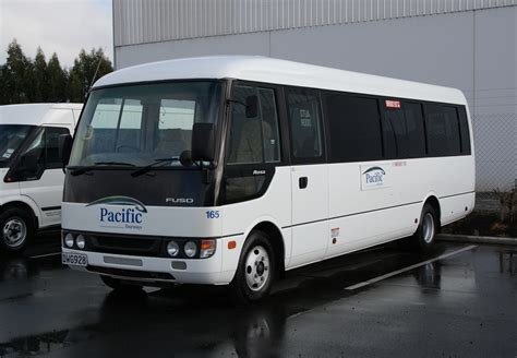 รูปภาพ การขนส่งสาธารณะ รถเมล์ Pacifictourwaysltd Rosa22seater ผู้โดยสาร รถมินิบัส