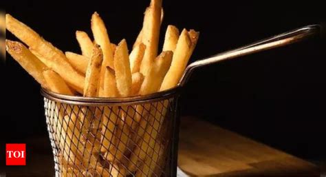 Gen Z Gen Z Talks Health But Eats Snacks For Meals Times Of India