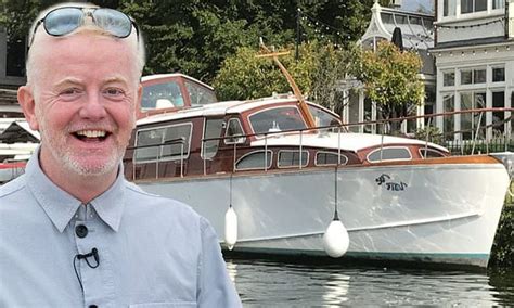 Chris Evans Slashes Asking Price Of His Refurbished Motor Boat To 67 500 Daily Mail Online