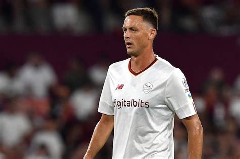 Il Napoli Pensa A Matic Spinazzola Vicino Alladdio Al Suo Posto