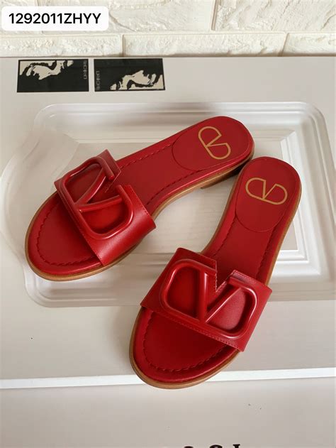 Pin By Shamicka Davis On Fav Kinda Slides Shoes Outfit Fashion Girly