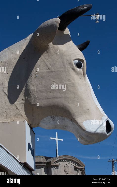 Detroit Michigan An Oversized Dairy Cow On The Roof Of A Closed Ice