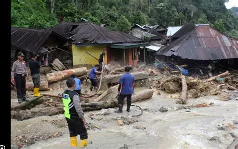 15 Dead In Indonesia Landslides Floods