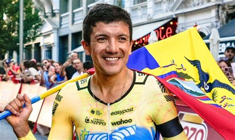 Saison 2025 Richard Carapaz Au Départ Du Giro Et Du Tour De France En