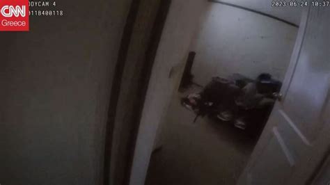 Μητέρα έπνιγε την κόρη της σε μπανιέρα H στιγμή της διάσωσης από αστυνομικούς Cnn Gr