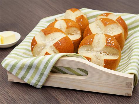 Laugenbrötchen selber machen so geht s Rezept LECKER