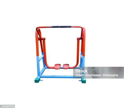 흰색 배경에 격리된 빨간색과 파란색 오래된 색상의 달리기 또는 걷기 기계 발 운동 스포츠 야외 장비 클리핑 경로 0명에 대한 스톡 사진 및 기타 이미지 Istock