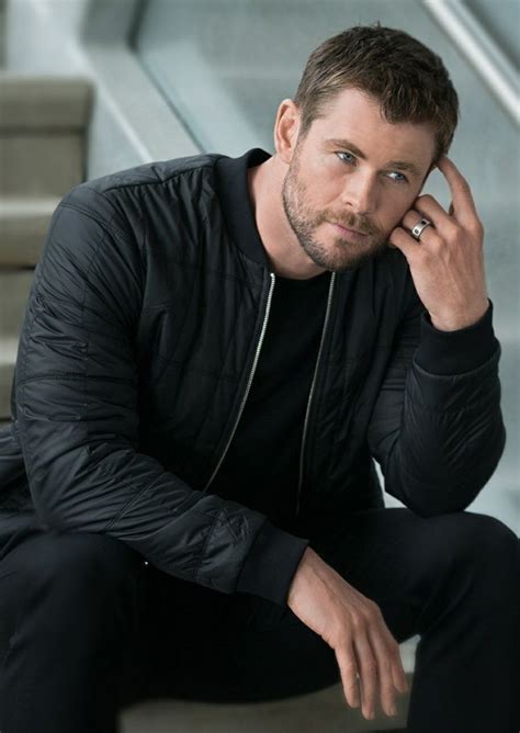 Pin By Sarina On Chris Hemsworth Chris Hemsworth Chris