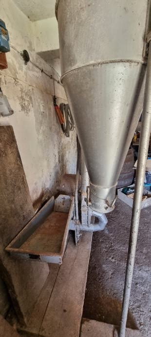 Mlin čekičar S Trofazni Motorom