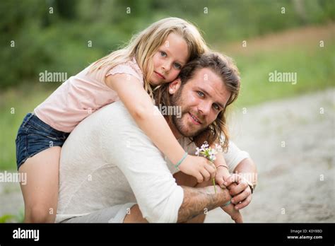Father and daughter Fotos und Bildmaterial in hoher Auflösung Alamy