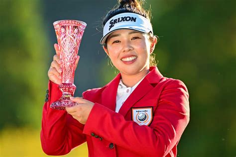 「このままでは絶対に勝てないと思った」 山下美夢有の勝負に対する執念が約1年ぶりのツアー12勝目を呼び込む 画像ページ ゴルフのニュース｜総合ゴルフ情報サイト