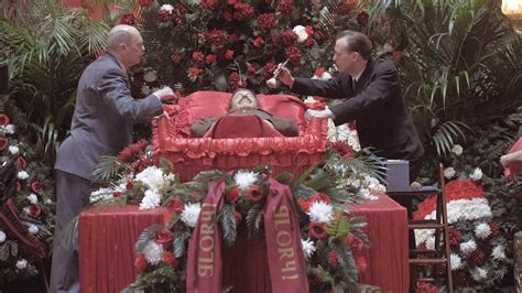 סטלין מת הוא סרט מצחיק שאמור להטריד את מי שרואה מה קורה סביב אתר החדשות דבר