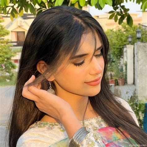 1135 Girls Dp Images Photos Pictures And Wallpapers Stylish Dp