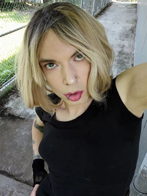 Sissy Street View 16 Nude Pics Xhamster