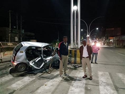 Karnataka 3 Dead 2 Injured After Car Rams Into Road Divider In