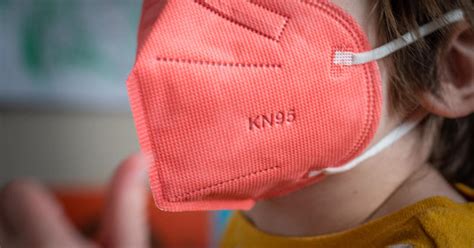 N95 KN95 Surgical And Cloth Masks What Are The Differences CBS News