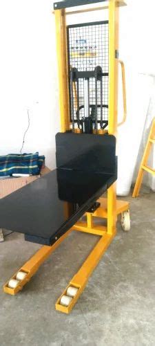 Manual Fork Stacker At Rs 51000 Periyanayakkan Palayam Coimbatore Id 25885788462